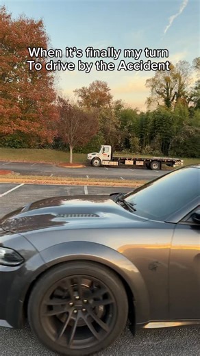 David🐺 on Instagram: "Nah cuz now I wanna get a closer look at what’s been holding up traffic😂😂 #explore #explorepage #dodge #hellcat #mopar (follow for more content) SET: @therealneverfold_trnf"