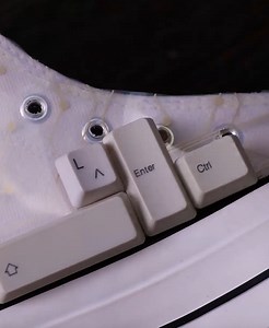 8.5K views · 29 reactions | Clavier réutilisé avec style : Le jeu de la mode est devenu intense ! | Brico Famille | Facebook