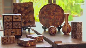 Satisfying Work. Artist Noboru Honma demonstrates the traditional techniques involved in Yosegi-zaiku 寄木細工 (Japanese mosaic woodworking), which originated during the Edo period (1603-1868). Via www.demilked.com | Emmanuel Olarewaju