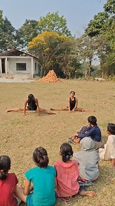 Cute Children Reaction 👀. #exercise #flexibility #sisters #reelvideospost | B Girls