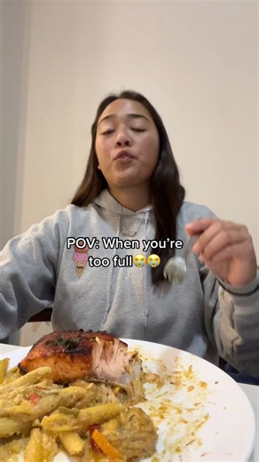 No food gets wasted😭🙌🏼 #foodislife #foodie #couple #comedy #boyfriend #reels | Zach & Tee