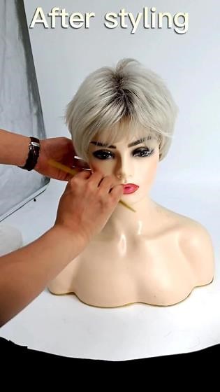 Short blonde wig
