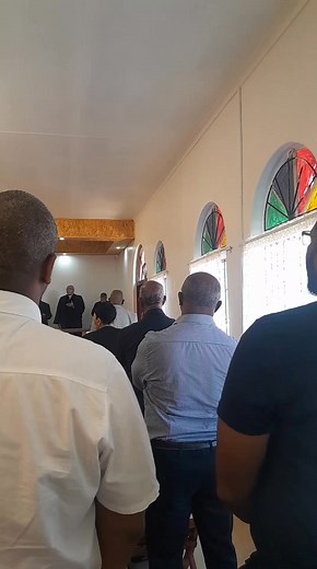 “All hail the power of Jesus’ name! Let angels prostrate fall; Bring forth the royal diadem and crown Him Lord of all! Crown Him, crown Him, crown Him… and crown Him Lord of all!” ✨👑 What a joy it was to hear the Paarl District lifting our voices together, singing in unity and proclaiming Jesus as King of our lives once more. There is something powerful about worshipping as one body. Many voices, one declaration: He is Lord of all! This year, our District theme reminds us of the incredible trut