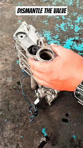Dismantle the valve transmission with these easy tips #shorts #feedshorts #mechanic #repair #valve