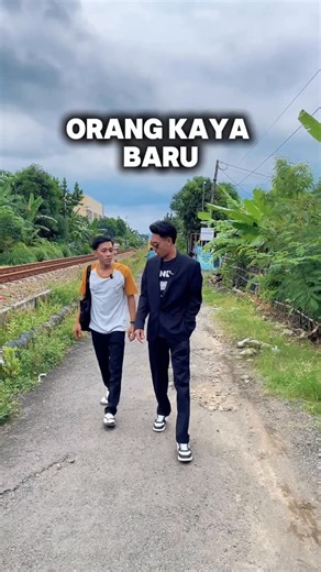 SKETPAK on Instagram: "potongan wong sugih anyaran kaya kie geh #reels #komedi #ngapak #cilacap #sketpak #sketsa #instagram #sketsakomedingapak #dagelan #reels"