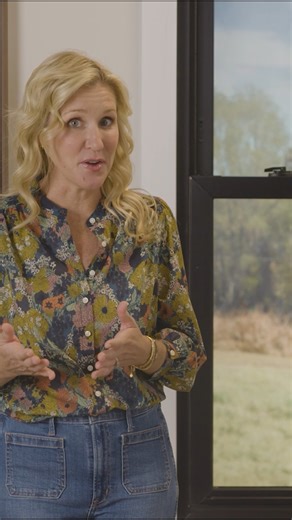 Jenny Marrs said it best: you can’t really go wrong with black windows. 🖤​ From modern spaces to classic and farmhouse designs, black interior and exterior windows bring contrast, balance and a look that holds up over time. Plus, they frame a space without overpowering it, giving any home a classic (but modern) edge.​ Explore window styles and finish options: https://bit.ly/3OgWcwg 🔗 | Simonton Windows & Doors