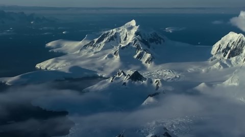 Antarctica: From Ancient Civilizations to Modern Mysteries – What Lies Beneath?