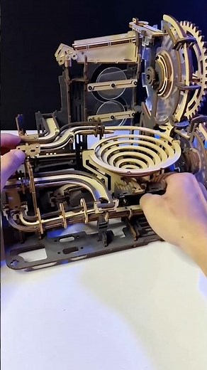 Building a Marble Run Model Kit by ROKR #marblerun #modelkit #woodentoys #toys