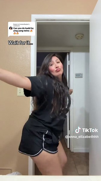 Jump Scare Reaction Video That Will Make You Laugh