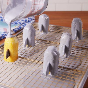 Discovery fans: Bet you never thought to do THIS to Twinkies 🦈 Full recipe: http://dlsh.it/VsxOzOw | Delish