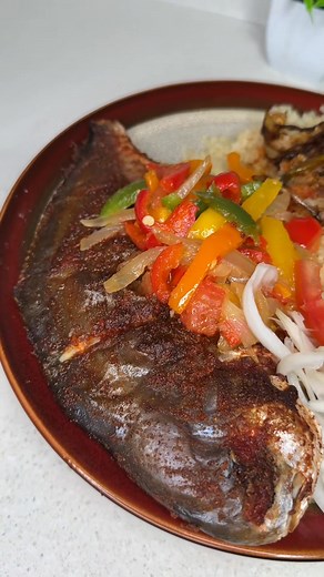 Atcheke with vegetables sauce 😋#atcheke #foodie #recipes #cooking | Nancy Brown