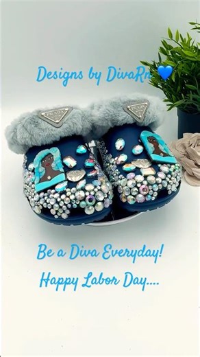 Women Crocs #youtubeshorts #crocs #crocsclassic #crocsshoes #crocssandals #purse #shoes #clogs #fyp