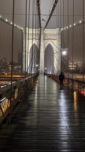 Brooklyn Bridge - night view | New York City Photos
