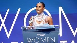 Issa Rae Accepts Equity in Entertainment Award | Women in Entertainment 2022