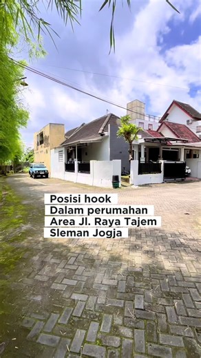 Rumah secondary bagus siap huni dalam perumahan dekat jalan raya tajem maguwo sleman jogja Akses jalan lebar One gate system Security 24 jam Kawasan nyaman & tenang Posisi hook/pojok 2 muka Luas tanah: 133 m2 Luas bangunan: 70 m2 3 kamar tidur 2 kamar mandi Carport teras Taman depan Ruang keluarga Dapur Area cuci jemur akses samping Listrik 2200 Legalitas SHM & IMB/PBG Harga 1.385 M nego Info detail: 0821-3418-9028 Dekat ke kampus Sanata Dharma Dekat ke Budi Mulia Tajem Dekat ke Stadion Maguwoha
