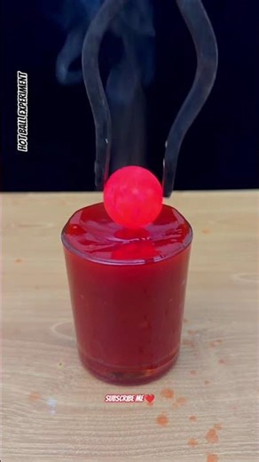 1000°C hot ball vs tomato ketchup #experiment #satisfying #hotball #decompression #relaxing #shorts