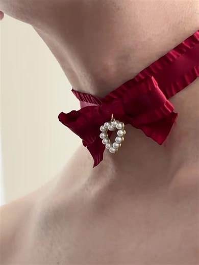 It’s always the little details that change the whole vibe. Soft, romantic, and quietly eye-catching. Would you style this for everyday looks or special moments? 👀🎀 #fashiontok #coquette #balletcore #softaesthetic #accessorytok