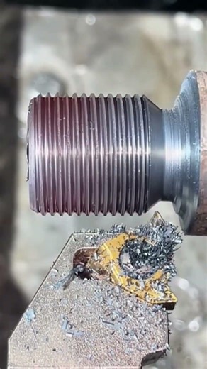 Extreme Precision Hot Shaft Thread Making #IndustrialMachining #ThreadTools #Technology