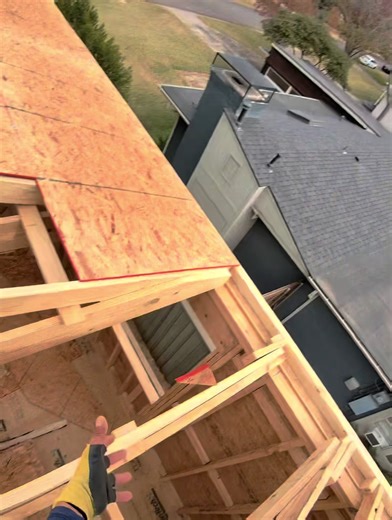 Hasta la pieza mas pequeña, todo el dia entretenido en este trabajo #foryupage #construction #Roofing #fraiming