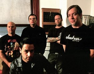 CALLING (EN ESPAÑOL) - Strung Out - LETRAS.COM