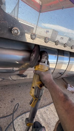 #metalpolishing #metalpolish #metalpolisher #trucking #bigrig #detailingworld #polishedaluminum how do you polish aluminum to a mirror finish? These wheels are manufactured to a 6” diameter and are meant to be used on smaller 5” and 6” variable speed grinders, such as those manufactured by DeWalt, Bosch, and Milwaukee. (NOTE: These flanges and wheels are not to be used with single-speed, high-RPM grinders.) The smaller construction of the wheels paired with the smaller machine make them ideal fo