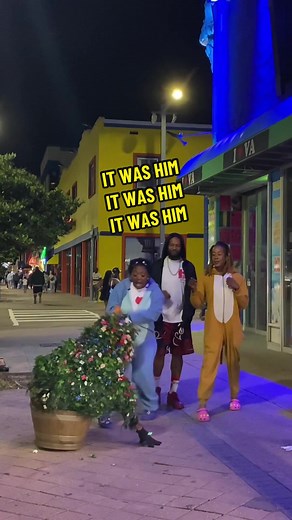 Bushman Prank: IT WAS HIM, IT WAS HIM, IT WAS HIIMM” 😂 They were just talking about me! Lmaoo #bushmanprank #bushman #VirginiaPranks #hilarious #funny #prank #scared #lol