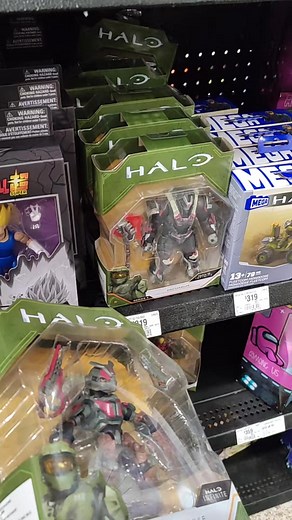 De cacería en Walmart encontramos muy buenas piezas, ojalá surtieran así cada semana 😞 #haloinfinite #megaconstrux #halo #mega #343industries #xbox #walmart #ofertas #paramountplus #jazwares #figuras #blindbag