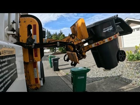Split Body Labrie Automizer Garbage Truck Side Arm View