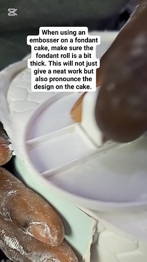 The best way to use embosser on fondant cake | Sha-bee Cakes N Events