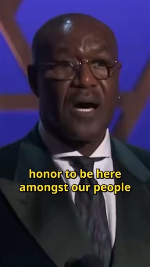 Delroy Lindo received a standing ovation before he thanked supporters at the NAACP Image Awards following last weekend’s incident involving him and Michael B. Jordan at the BAFTAs 👏 | Screen Off Script