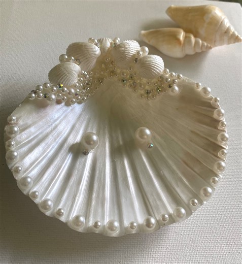 Seashell Ring Bearer Dish: Beach Wedding Handmade Ring Holder With Pearls - Etsy