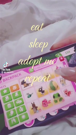 ADOPT MEEE!!!!!! Not mine btw, a repost!!!!#fypシ #fyp #fypシ゚viral #adoptme #adoptmeroblox