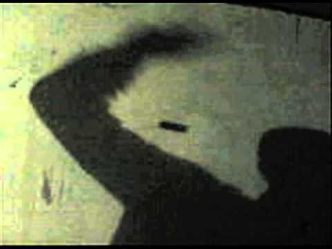 M AX NOI MACH - "Creeper Sits" (official video)