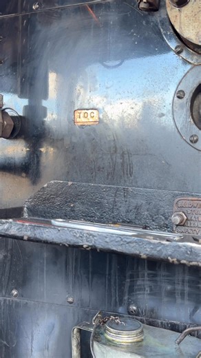 🔥 Why is the crown sheet so critical in a steam locomotive firebox? This view is from inside Baldwin No. 26’s cab at Steamtown in Scranton. #SteamLocomotive #CrownSheet #Firebox #TrainLovers #RailroadHistory #SteamEngines #Steamtown #BaldwinLocomotive #LocomotiveCab #Railfan | Train Lovers