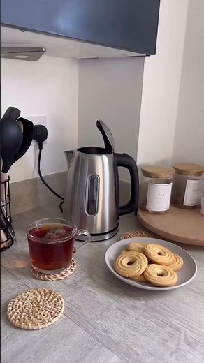 ☕️ Brewing the Perfect Cup of Tea | Cozy Kitchen Vibes | Tea Time #geepas #kettle