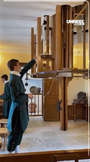 Dining like an 18th-century royal? Yes, please! | UNREEL