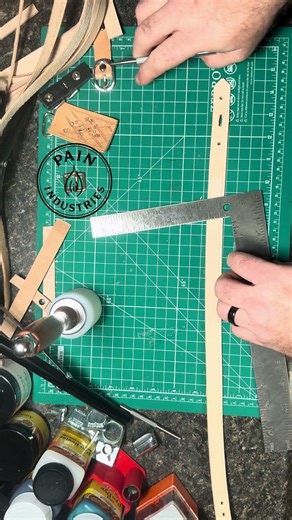 Time figure out longer cuts with the swivel knife for leather #learning #leathercraft #leatherwork