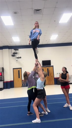 When a base tries to fly but forgets they aren’t falling into a pool 🤣🤣🤣 #cheerfails #varsitycheer #fyp #stunts #fail @💍💍💍