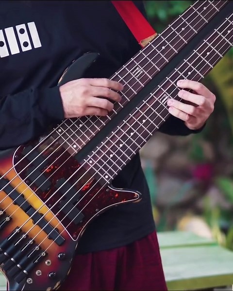 Exploring the 10-String Bass with Felix Martin