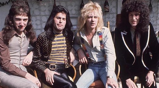 Queen band surprise fans with boxset of album they 'always dreamed of'