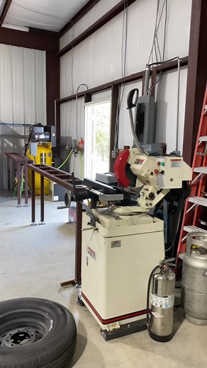 Little shop tour #weldingshop #youngentrepreneur #fabrication #workforit #steelwork