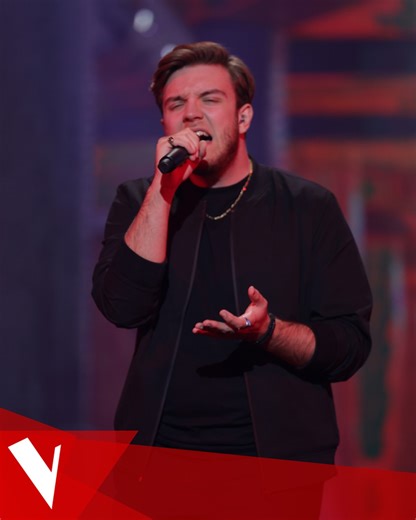 Il fallait l'oser ! Oan se lance dans une prestation ambitieuse de "Power over me". Lui qui nous a touchés avec des reprises pleines de simplicité lors des Blinds et K.O. offre ici une prestation de Live explosive 👏🤩 | The Voice Belgique - RTBF