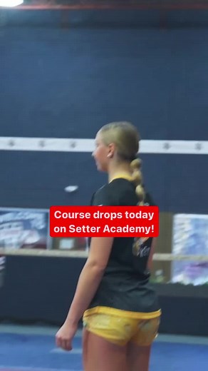 Do you set with your elbows first or hands first…? 🤔 🇨🇦 @sanders_tj X @charlotteglassvolleyball 💸 📲 The course is dropping TODAY at the www.setteracademy.org 🔥 ❌ Don’t miss out! Learn from the best setters in the world inside the Setter Academy! 🧠 ⛽️ Powered by @slunksfamily #V#Volleyballplayerv#volleyballteamv#volleyballplayersv#volleyballlessonsv#volleyballsetterv#volleyballproblemsv#volleyballaddictv#volleyballtimev#volleyballmatchv#volleyballtrainingv#volleyballforlifev#volleyballhigh