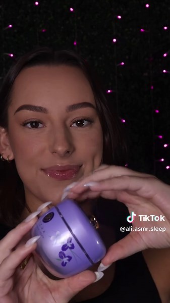Ali ASMR Sleep / Ali Groh (@ali.asmr.sleep)’s video of Face Roller