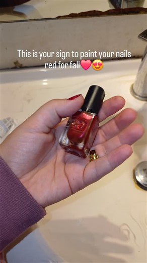 12 reactions | This is your sign to paint your nails red for fall❤️ #thisisyoursign #rednails❤️ #rednails♥️ #nicougccreator | Nico | Facebook