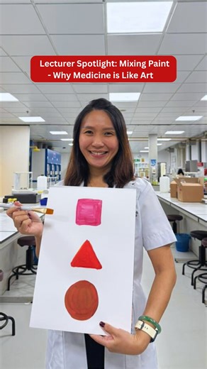 Why does the same medicine work for others but not for you? That’s because our bodies, like our fingerprints, are completely unique. 🧬✨ Dr Choong Chiau Ling from the School of Pharmacy brings this to life using paint. Just as colours mix differently, our genetics shape how each body reacts to treatment. Think about it: ☕ Coffee boosts some, shakes up others. 🌞 Some tan golden brown, others burn red. 💊 One medicine heals, another needs adjusting. Curious about how personalised medicine is shap