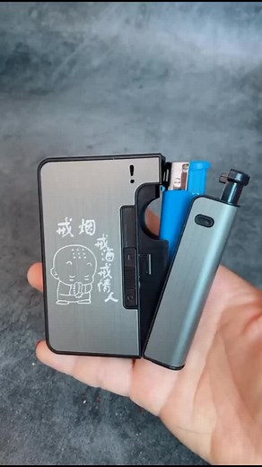 Trendy personalized cigarette case, replaceable disposable lighter, appearance can be customized with your favorite pattern or personalized signature#