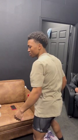 Robert Meriwether back stage before ProBoxTV debut ring outfit 🔥