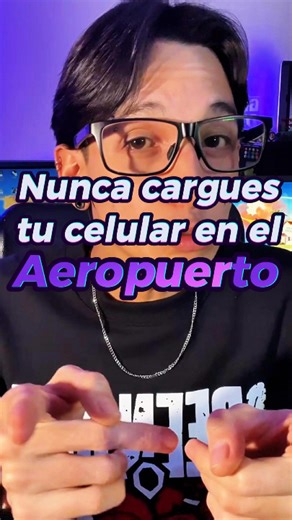 Camilo Ladino on Instagram: "Nunca cargues tu celular en el aeropuerto! 🛫 ¡Visita el enlace en mí perfil para descubrir más en ladinoit.com! 🌐 . . . #ladinoit #ladino #tip"