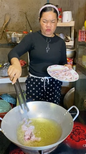 How to cook frogs with sauce recipe